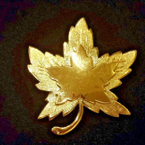 Monet | Jewelry | Vintage Monet Maple Leaf Pin Brooch Gold Tone Shiny ...